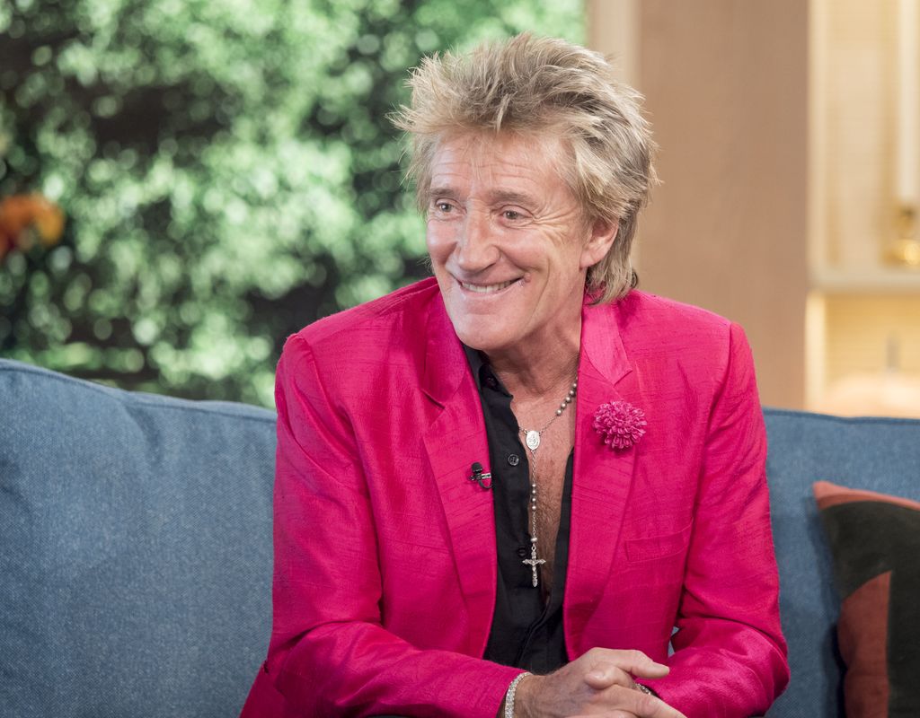 Rod Stewart inundated with support as he makes major announcement