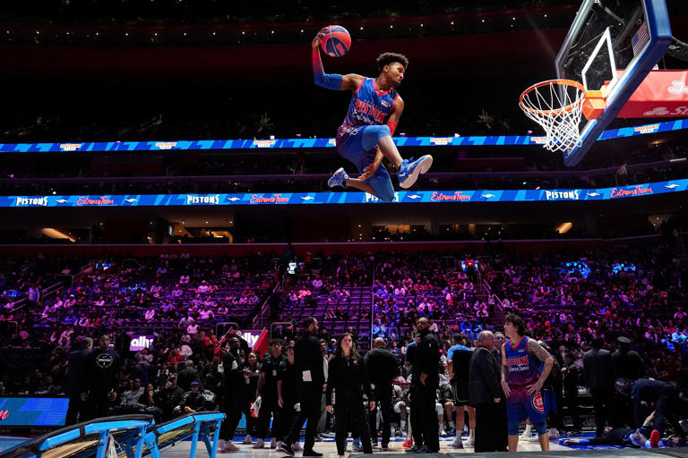 Detroit Pistons Extreme Team keeps fans entertained during game breaks