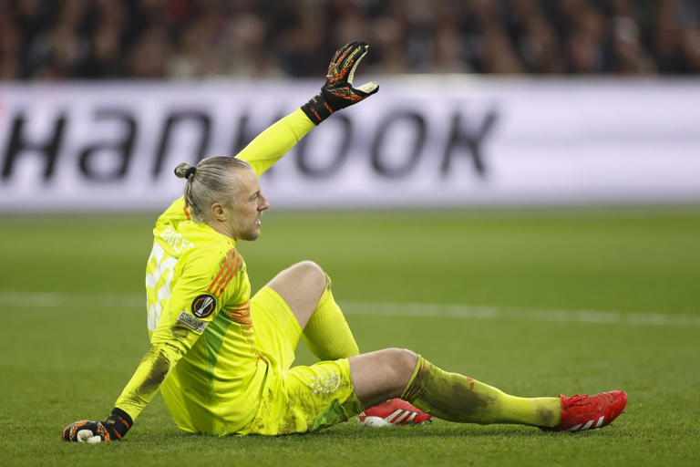 Dit is de reden waarom Pasveer geëmotioneerd het veld verliet bij Ajax - Eintracht Frankfurt