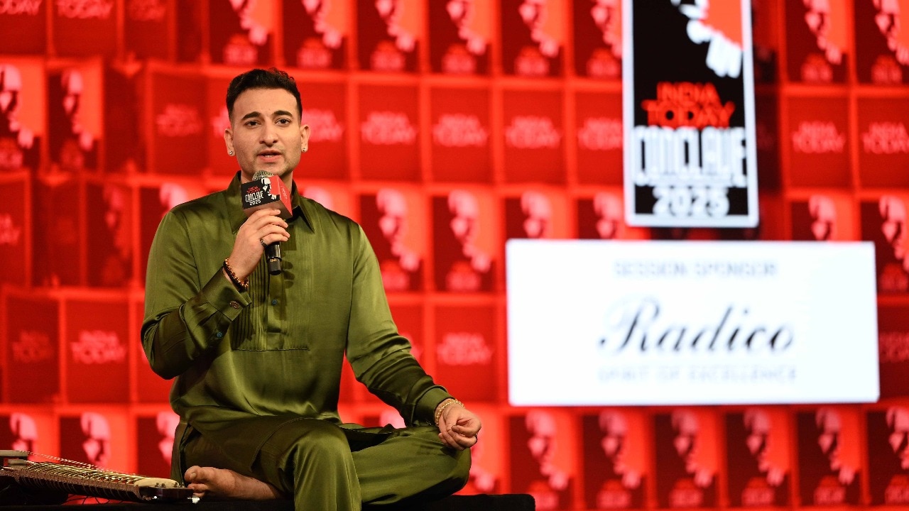 Why Sitrarist Rishab Sharma wears mehndi for every performance