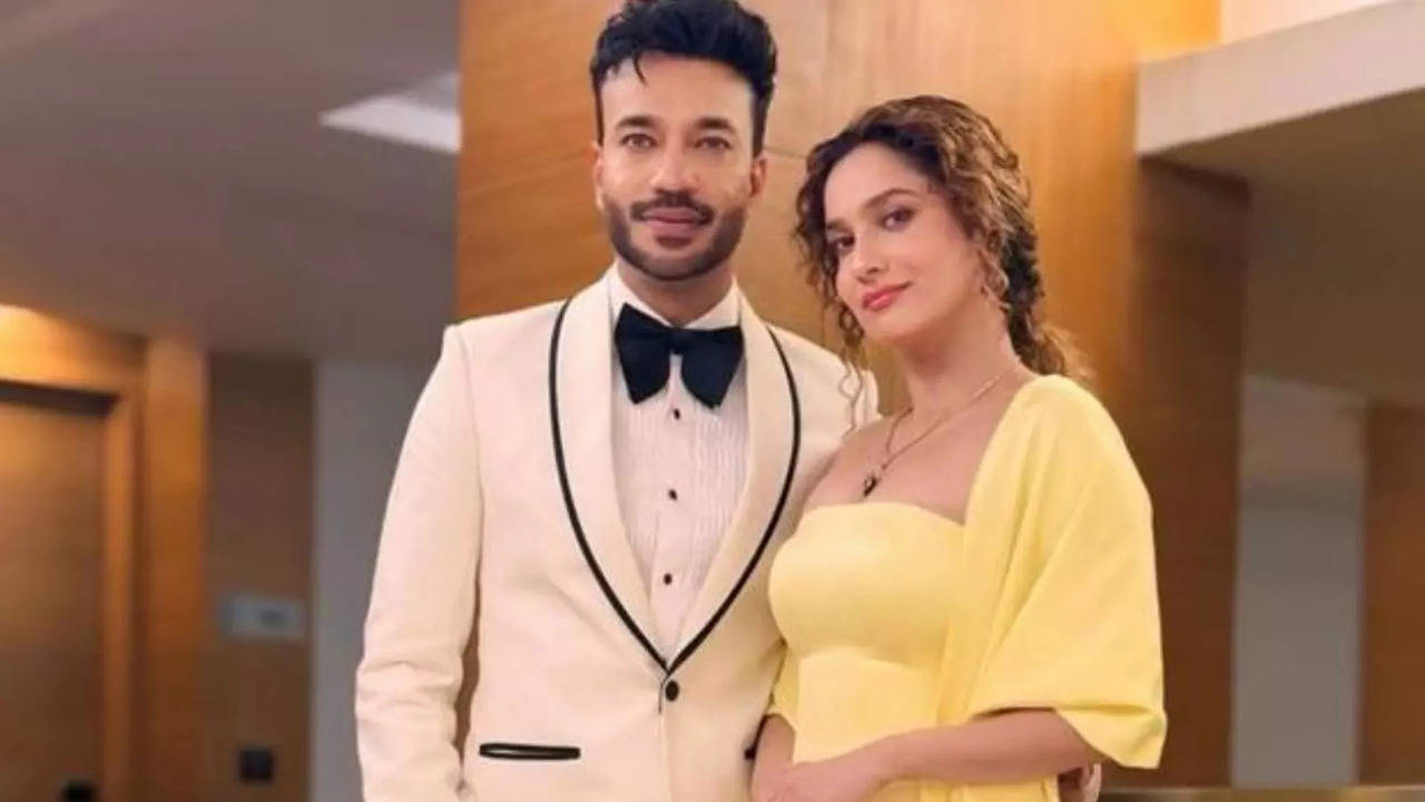 Laughter Chefs 2's Vicky Jain Refuses Ankita Lokhande's Plea For Couples Counselling