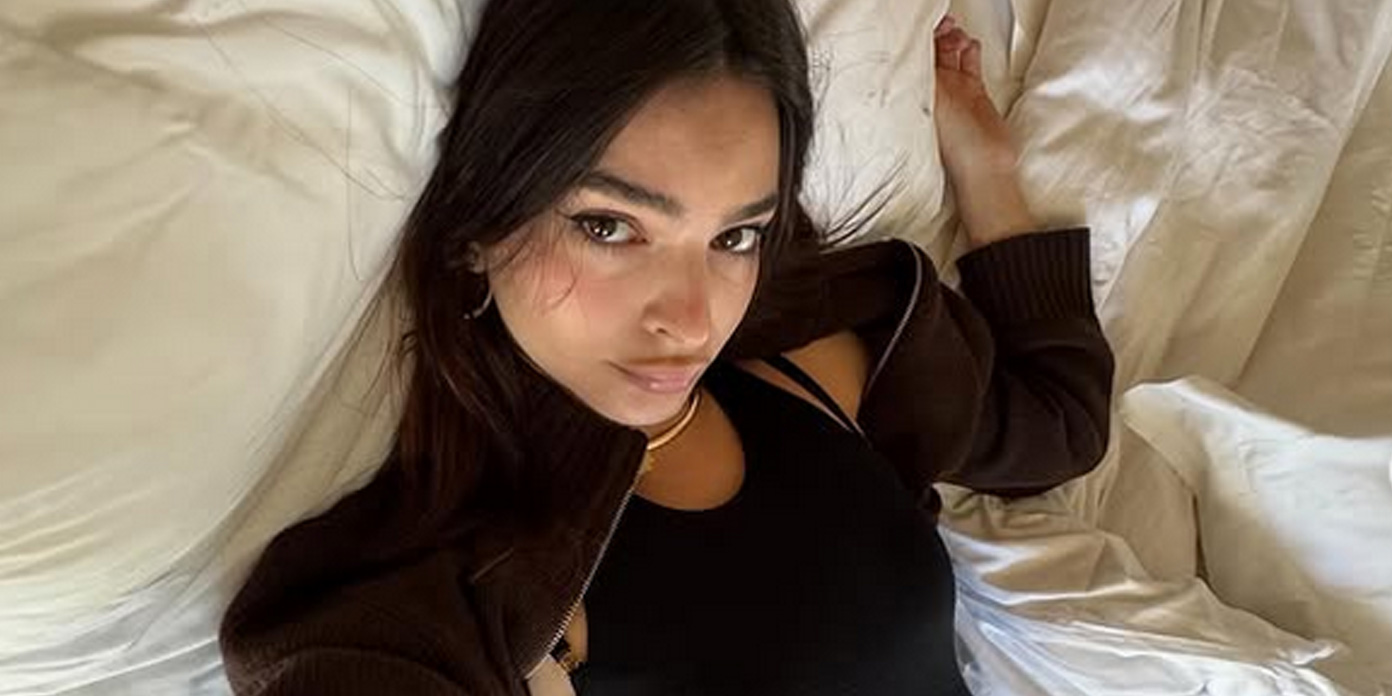 Emily Ratajkowski usa vestido de renda e causa sensação!