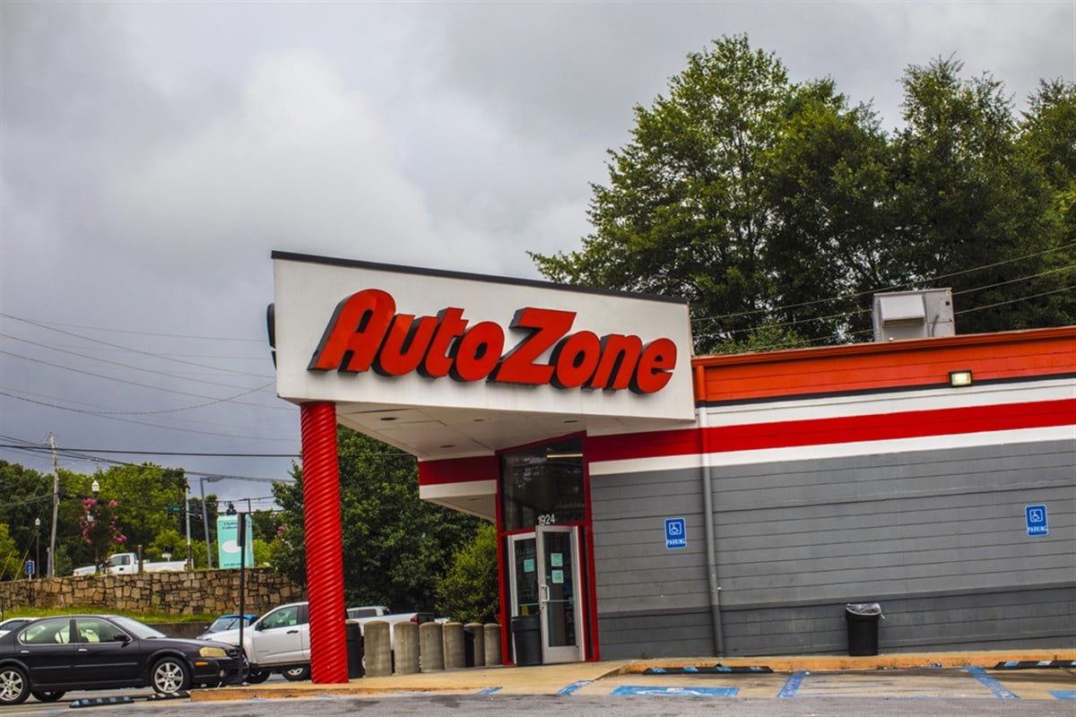 AutoZone: Forget the Pullback, This Stock Is Still Climbing