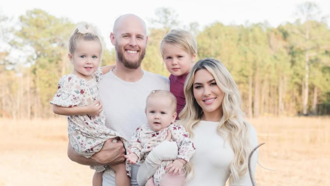 Zack Wheeler's wife Dominique adores baby bump in dreamy maternity ...