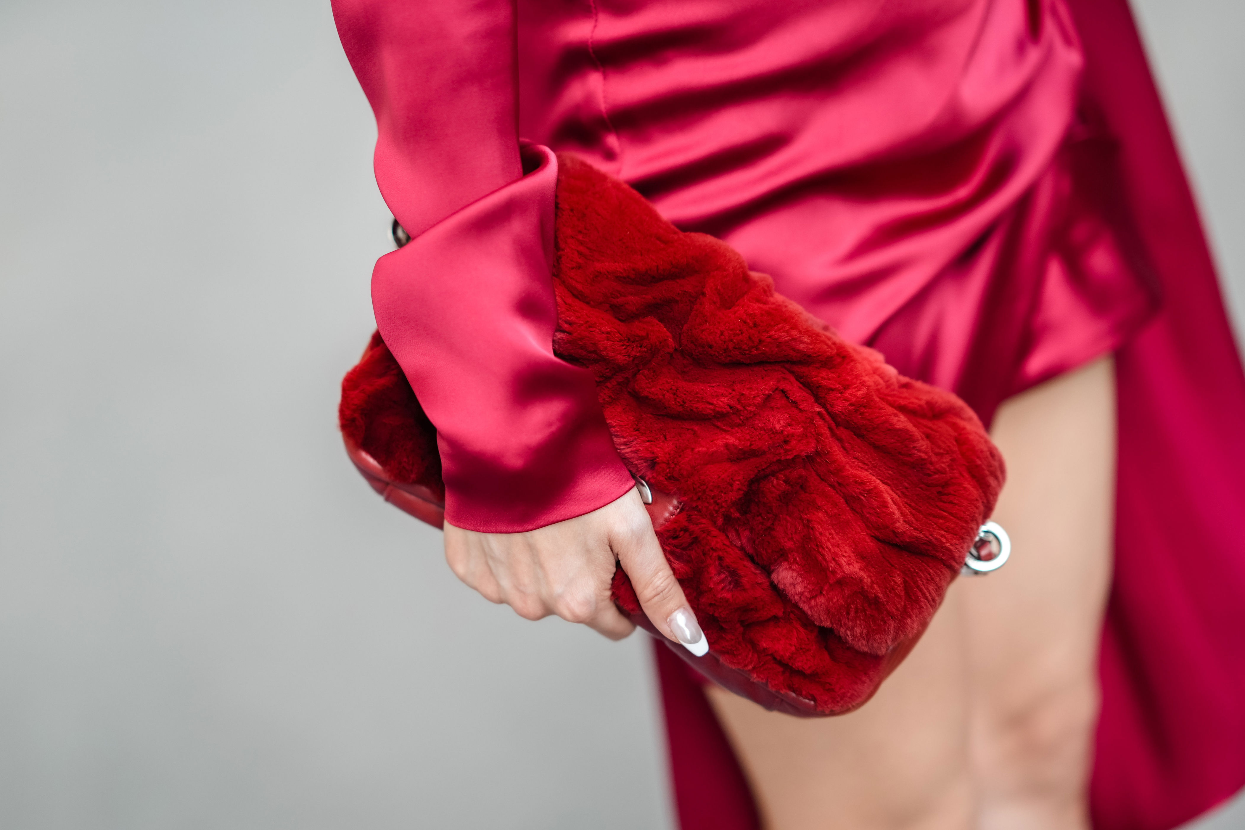 17 Best Prom Bags to Dress Up Your Look