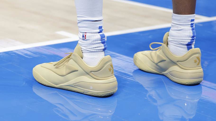 Shai Gilgeous-Alexander sent his Converse sneakers to Drake