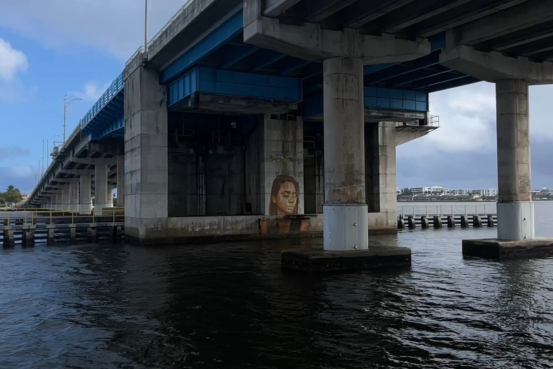 Half of Lake Worth bridge to Palm Beach closed because of malfunction ...