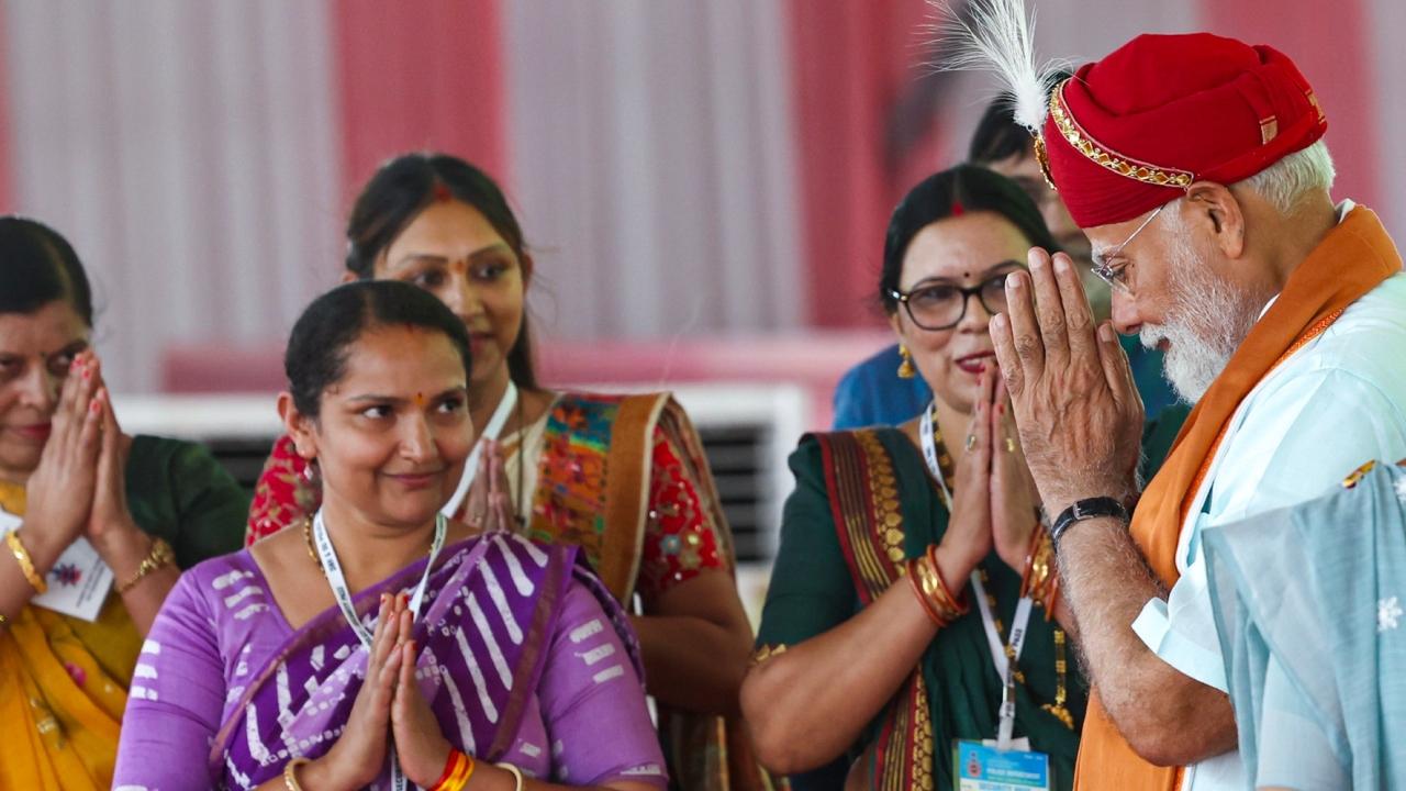 In Photos PM Modi inaugurates lays foundation stone of various ...