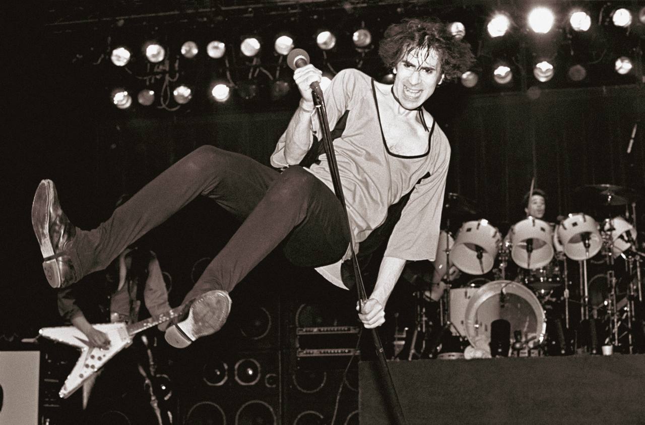 ‘Waiting on the Moon’ Review: Peter Wolf on the Prowl