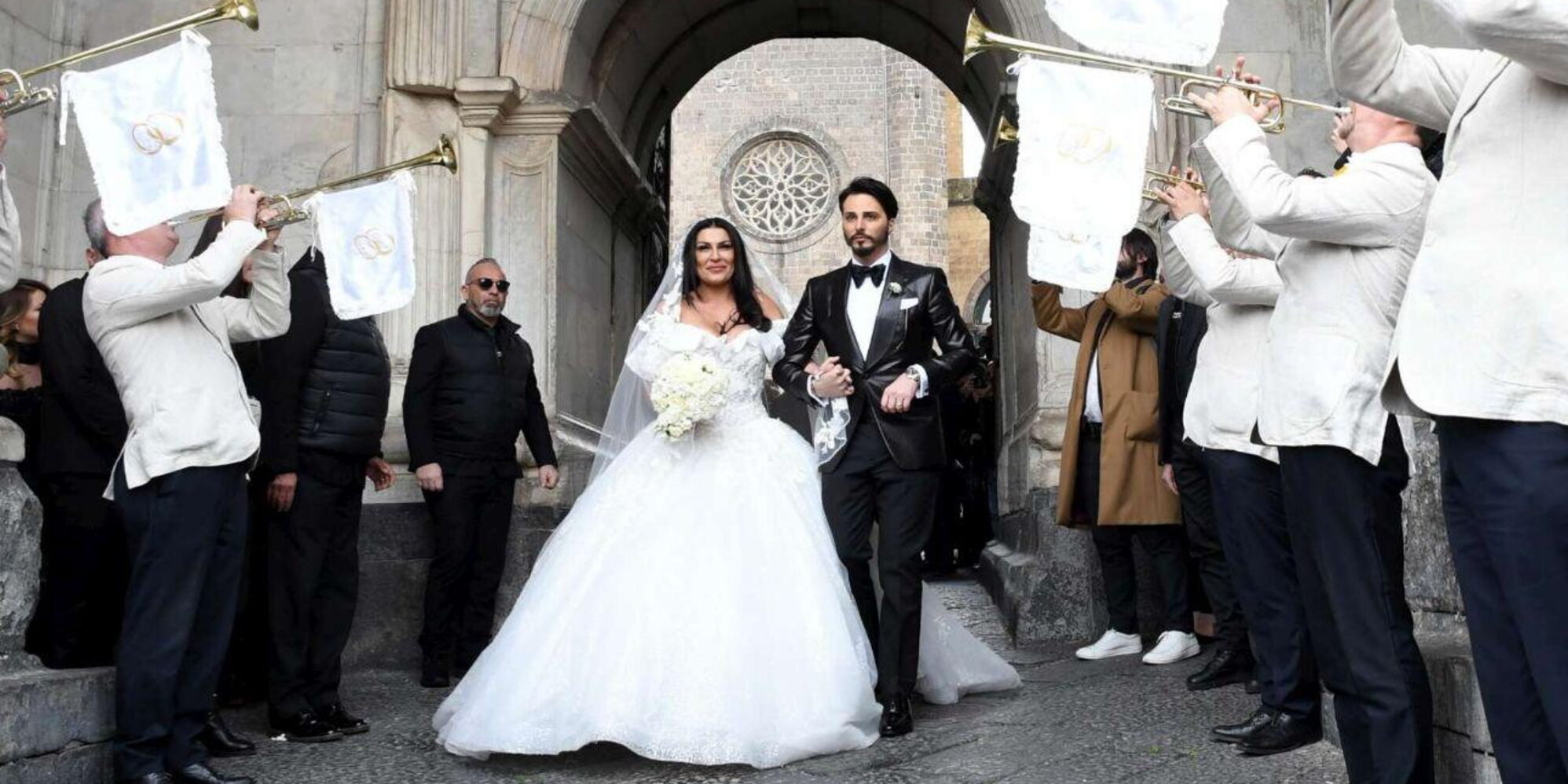 Napoli, assolti il cantante neomelodico Tony Colombo e la moglie Tina ...