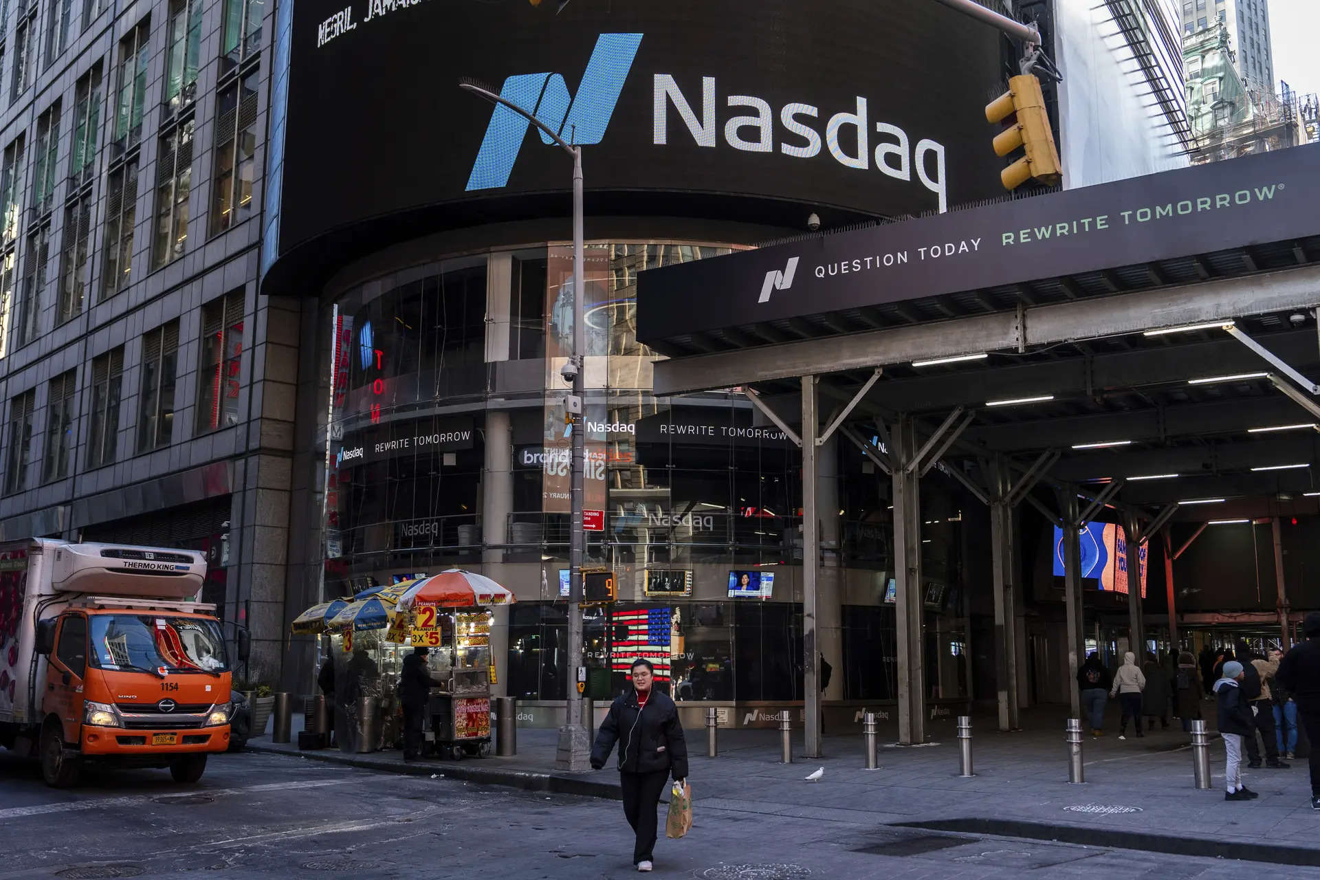 Nasdaq plans 24-hour trading to tap into growing international demand
