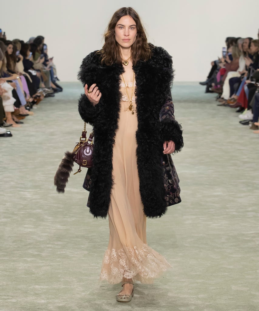Chloé Fall 2025 Brings Back A ’90s It Bag — & Sees A New Side To The ...