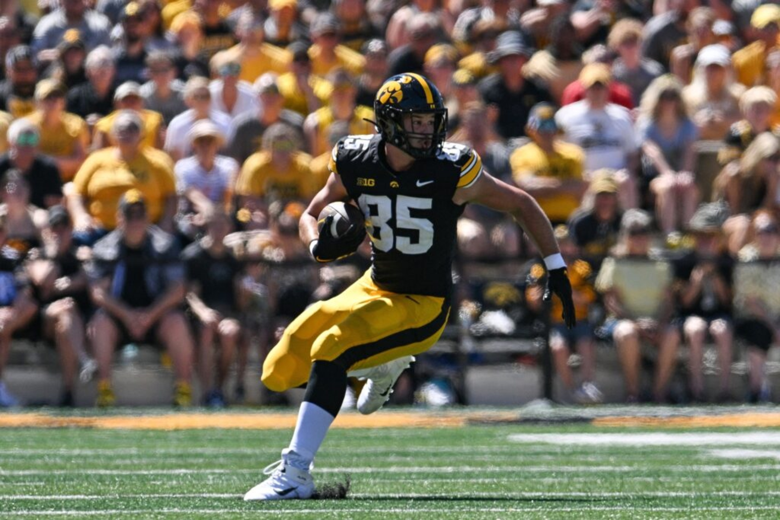 2025 NFL Draft Profile: Luke Lachey, Iowa