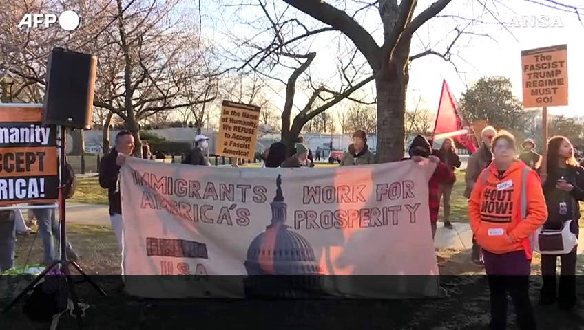 Il deputato texano Dem Al Green interrompe Trump e viene espulso