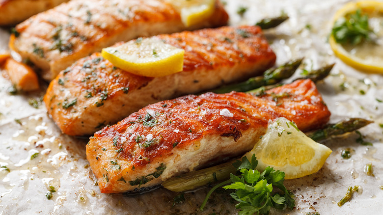 When You Should Bake Vs Broil Fish