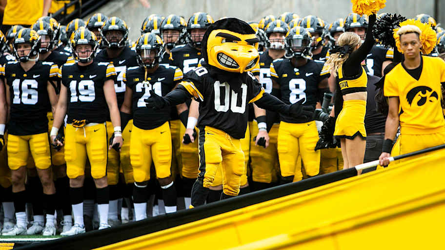 Why Iowa Hawkeyes Must Land This Top Target in 2026 Recruiting Class
