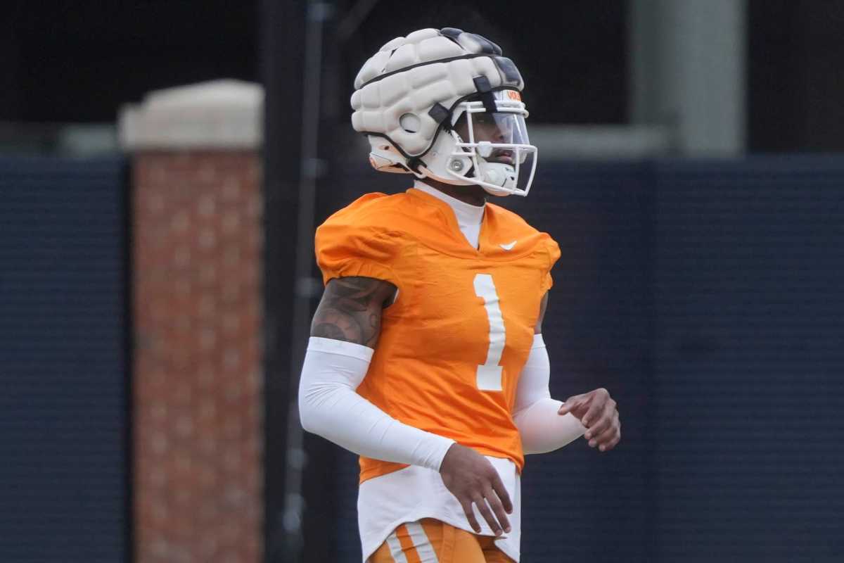 Touted Tennessee Player Changes Plans in College Football Transfer Portal