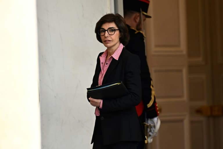 Municipales 2026 à Paris: un sondage place le bloc central en position ...