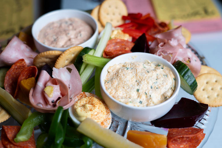 What to order from Tom Archer's Poor Man's Country Club at the Val Air ...