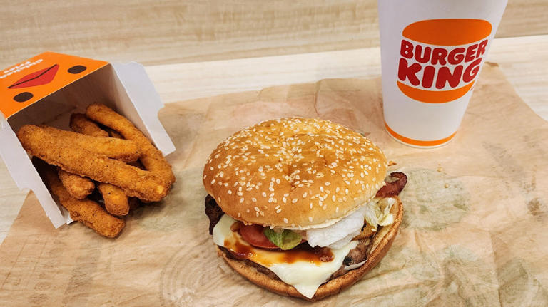 Review: Burger King's New Steakhouse Bacon Whopper Is Okay, But Don't ...