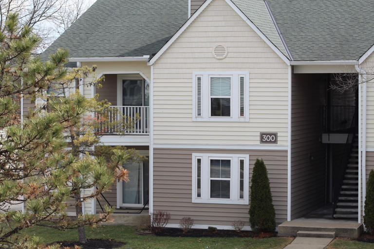 Family says Highland Heights man who lived with wife's body 'took so ...