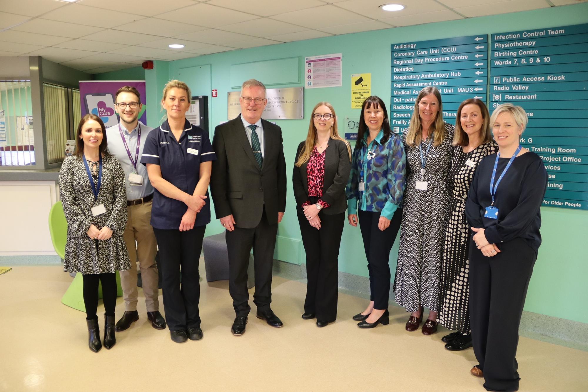 Health Minister praises Lagan Valley Hospital’s regional day procedure unit