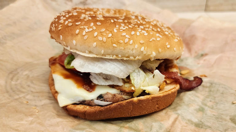 Review: Burger King's New Steakhouse Bacon Whopper Is Okay, But Don't ...