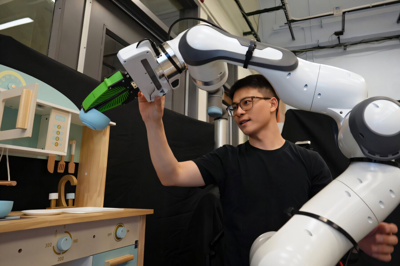 Framework allows a person to correct a robot's actions using the kind ... Framework allows a person to correct a robot's actions using the kind ...