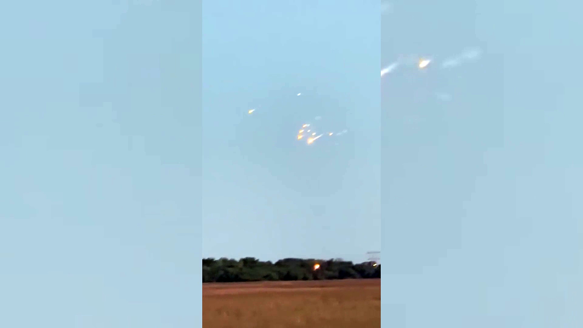SpaceX Starship explodes in test flight, sending flaming debris soaring ...