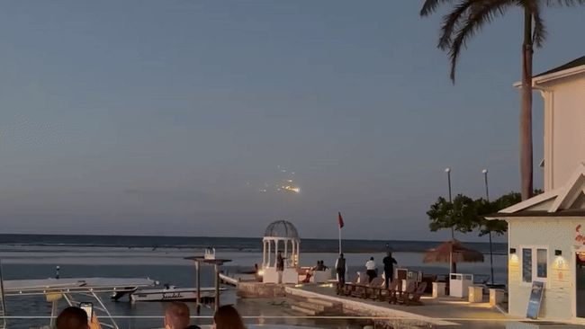 Debris from Exploded Starship Makes Fiery Reentry Over Jamaica