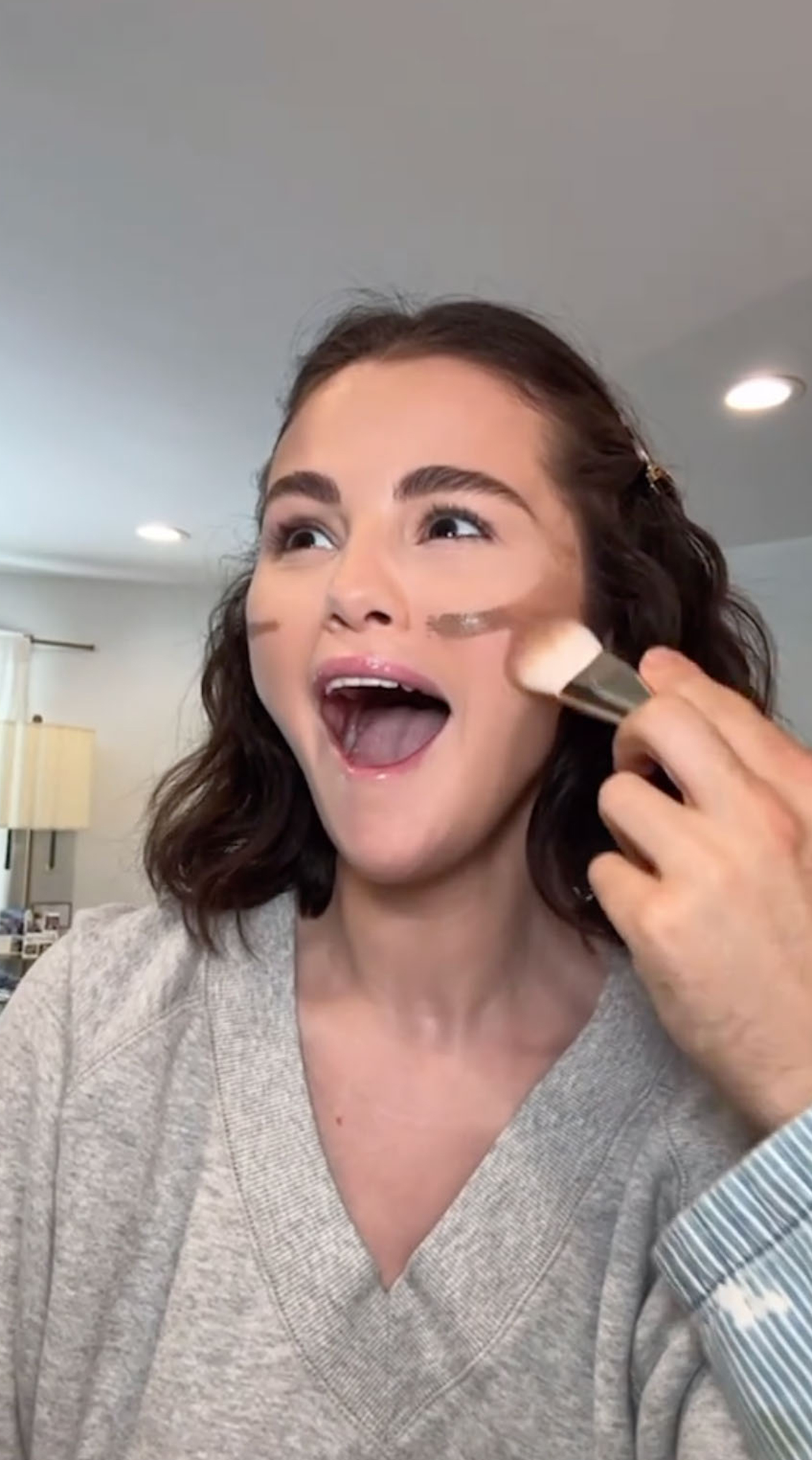 Benny Blanco does fiancée Selena Gomez’s makeup, with hilarious results ...