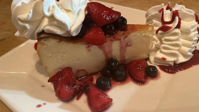 Downtown Seattle Cheesecake Factory to close after 23 years