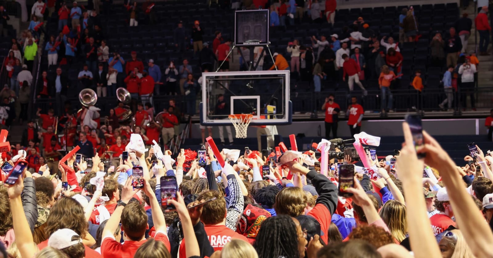 Ole Miss to pay Tennessee $500,000 in court-storming fine