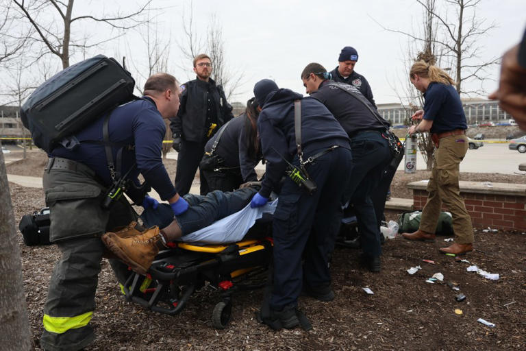 ‘They’re ODing everywhere’: 6 people hospitalized after reported mass ...