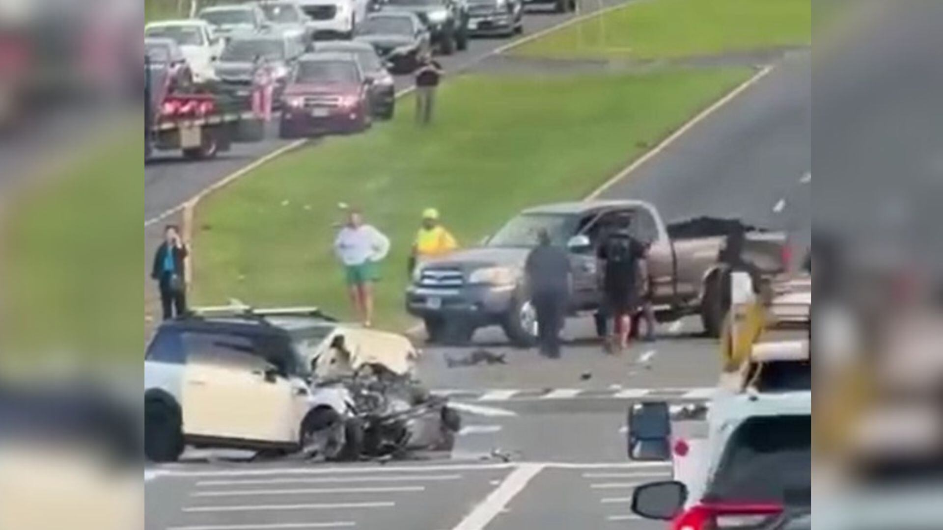 Video shows car swerving before crash in Kailua