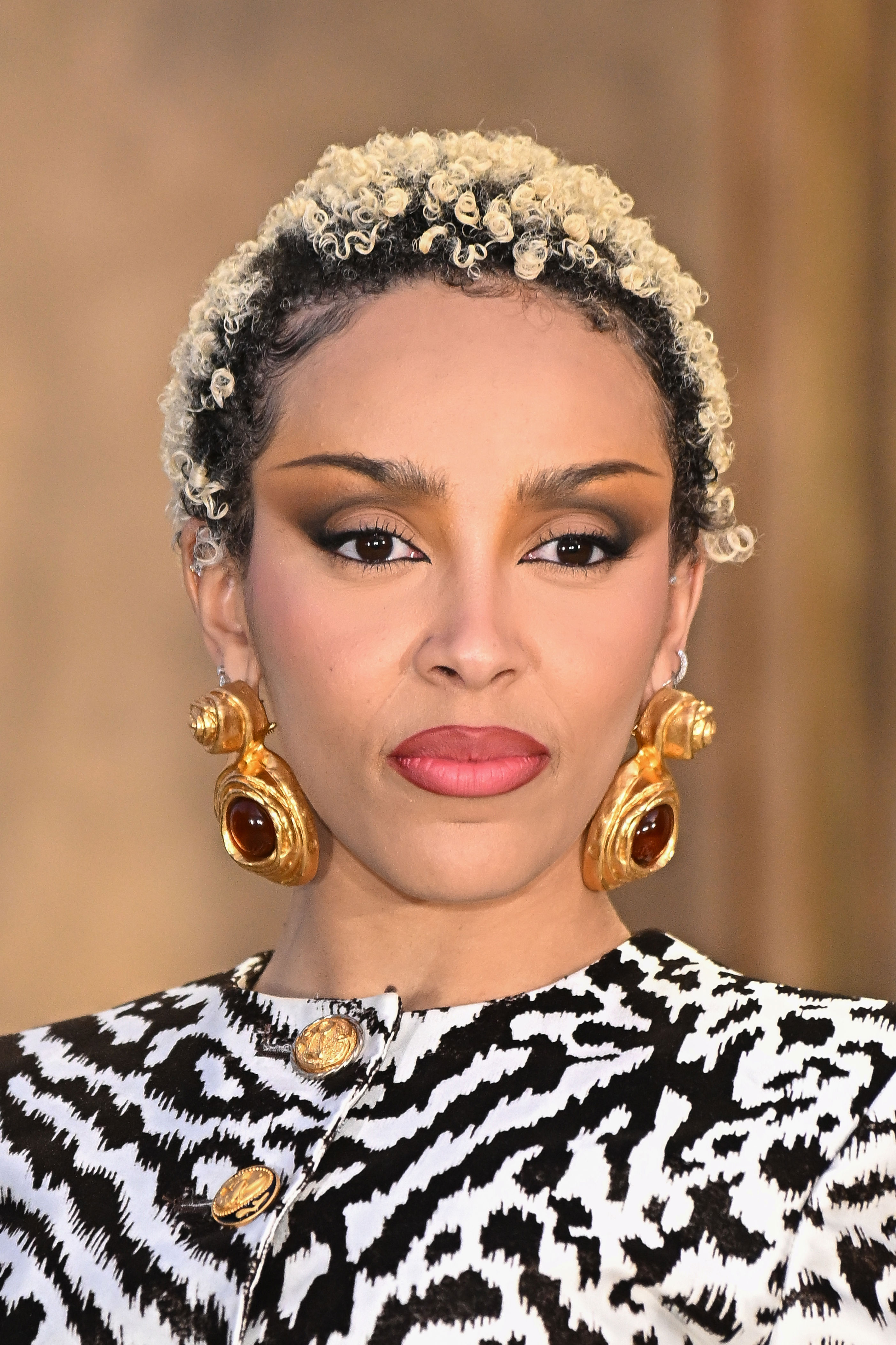 Doja Cat's Winged Eyebrows Are Even Sharper Than Her Cat-Eye Cut Crease ...