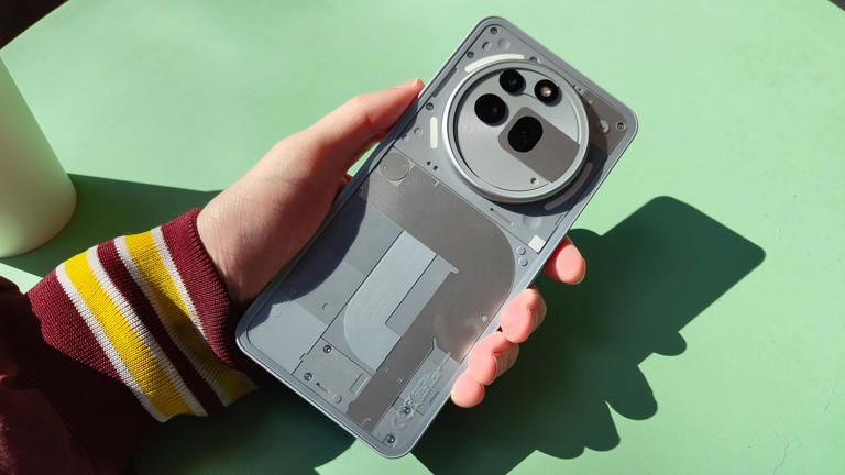 I tried Nothing's Phone 3a Pro for a week and I've got bad news for the ...