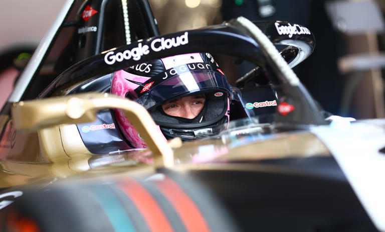 Formula E celebrity rookie-to-racer event starts in Miami