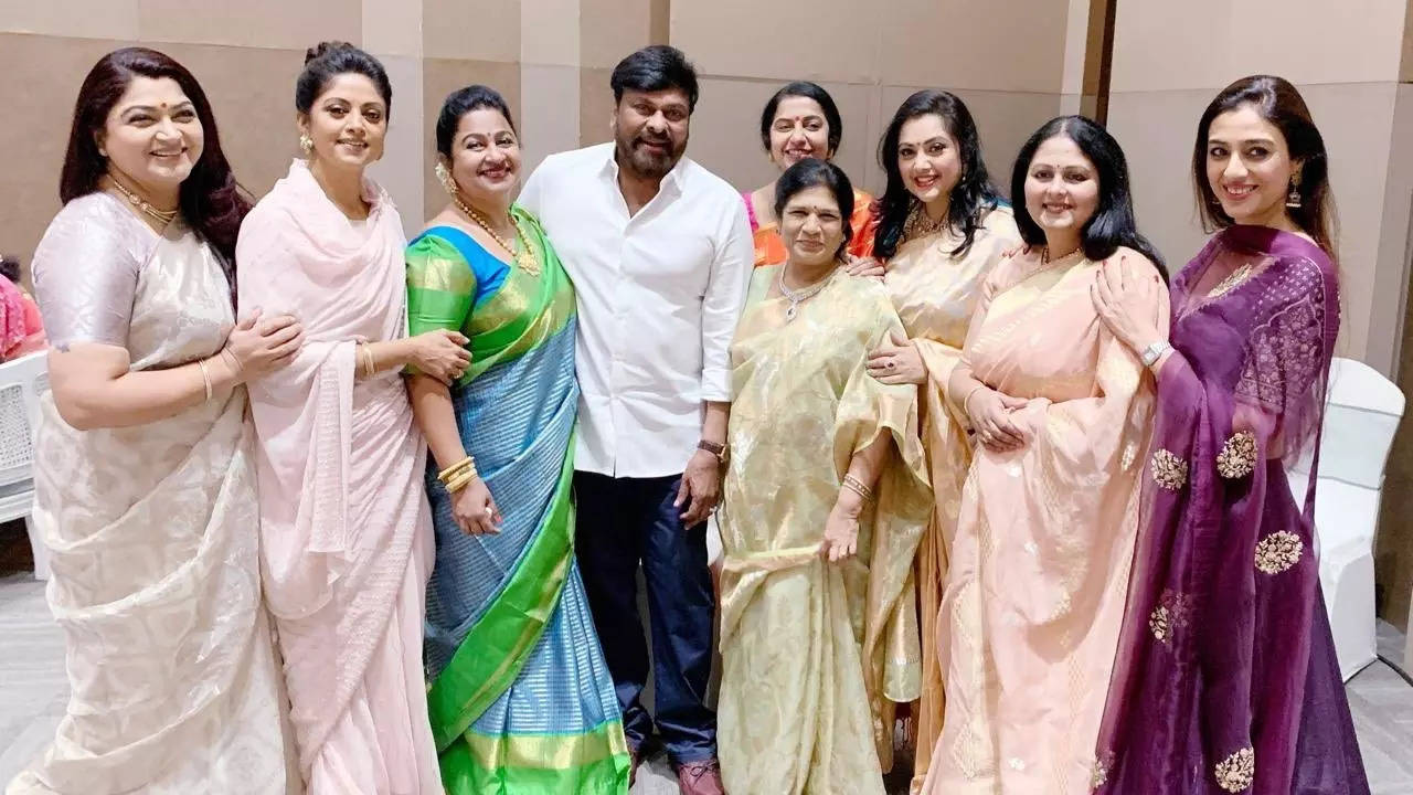 Chiranjeevi shares precious throwback picture with Tabu, Kushboo Sundar ...