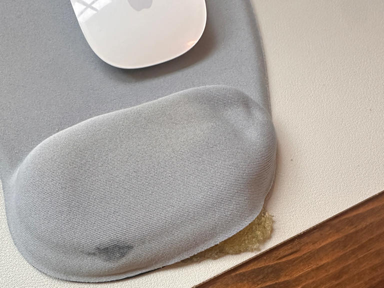I ordered a $2.74 mouse pad from Temu. I got a pile of goo — exactly ...