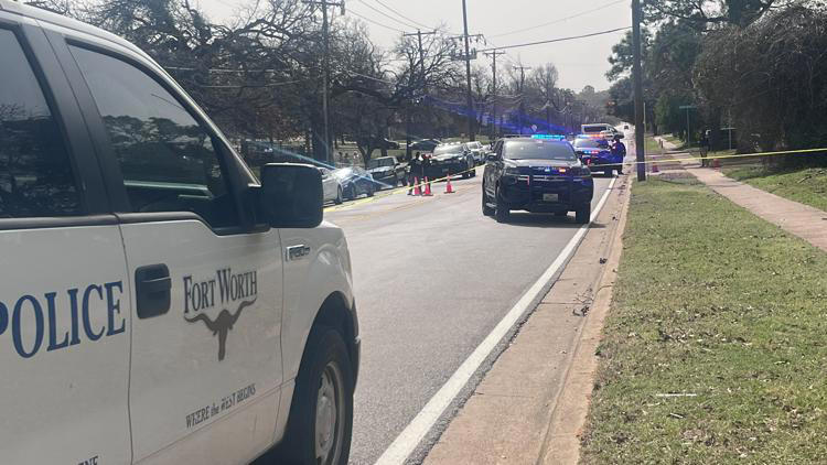 Police investigating death at Fort Worth apartment complex, officials say Police investigating death at Fort Worth apartment complex, officials say