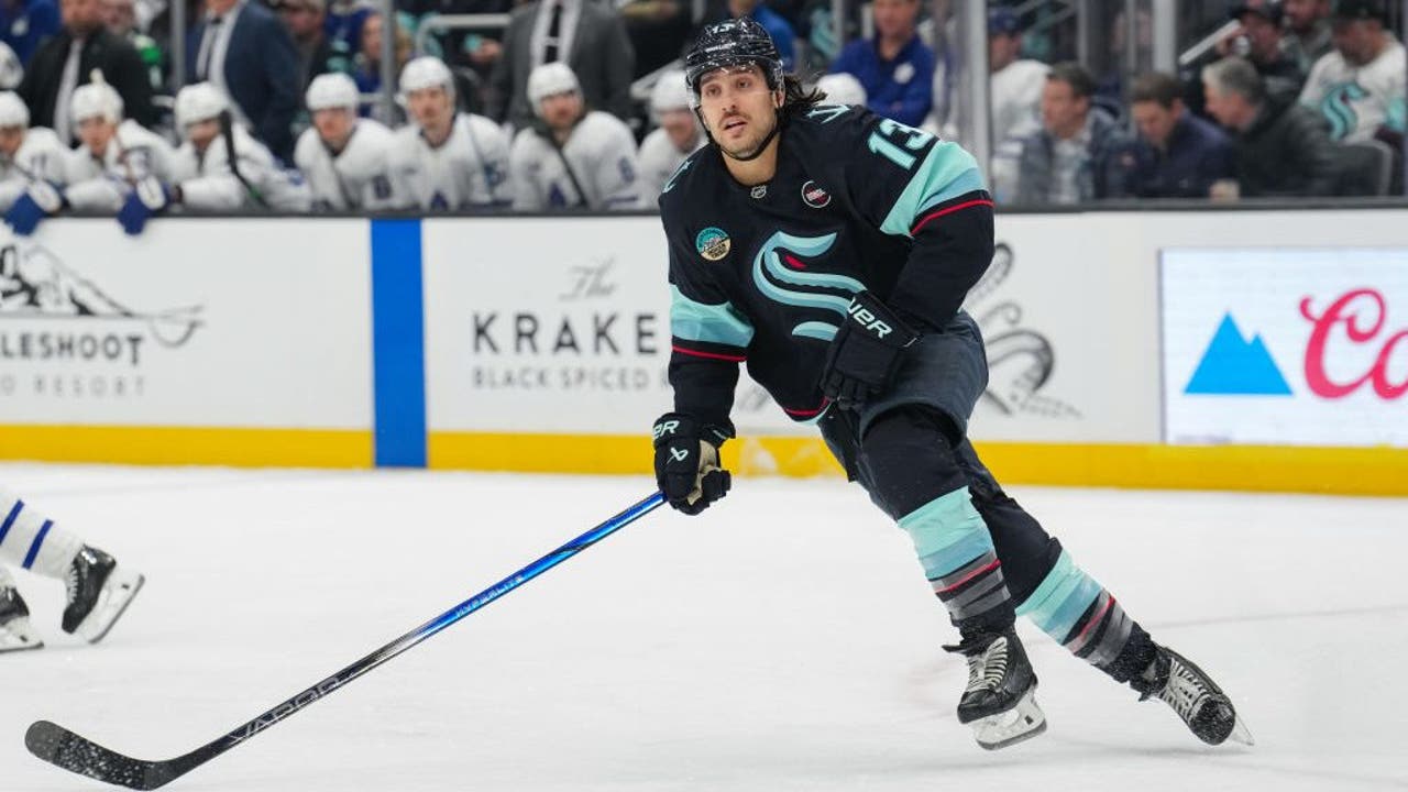 Seattle Kraken trade Brandon Tanev to Jets for 2027 second-round pick