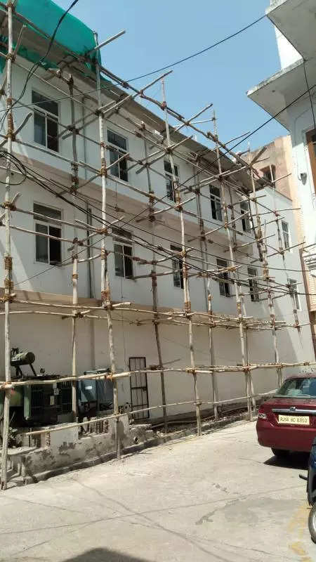 Illegal constructions continue in Walled City; no action taken so far