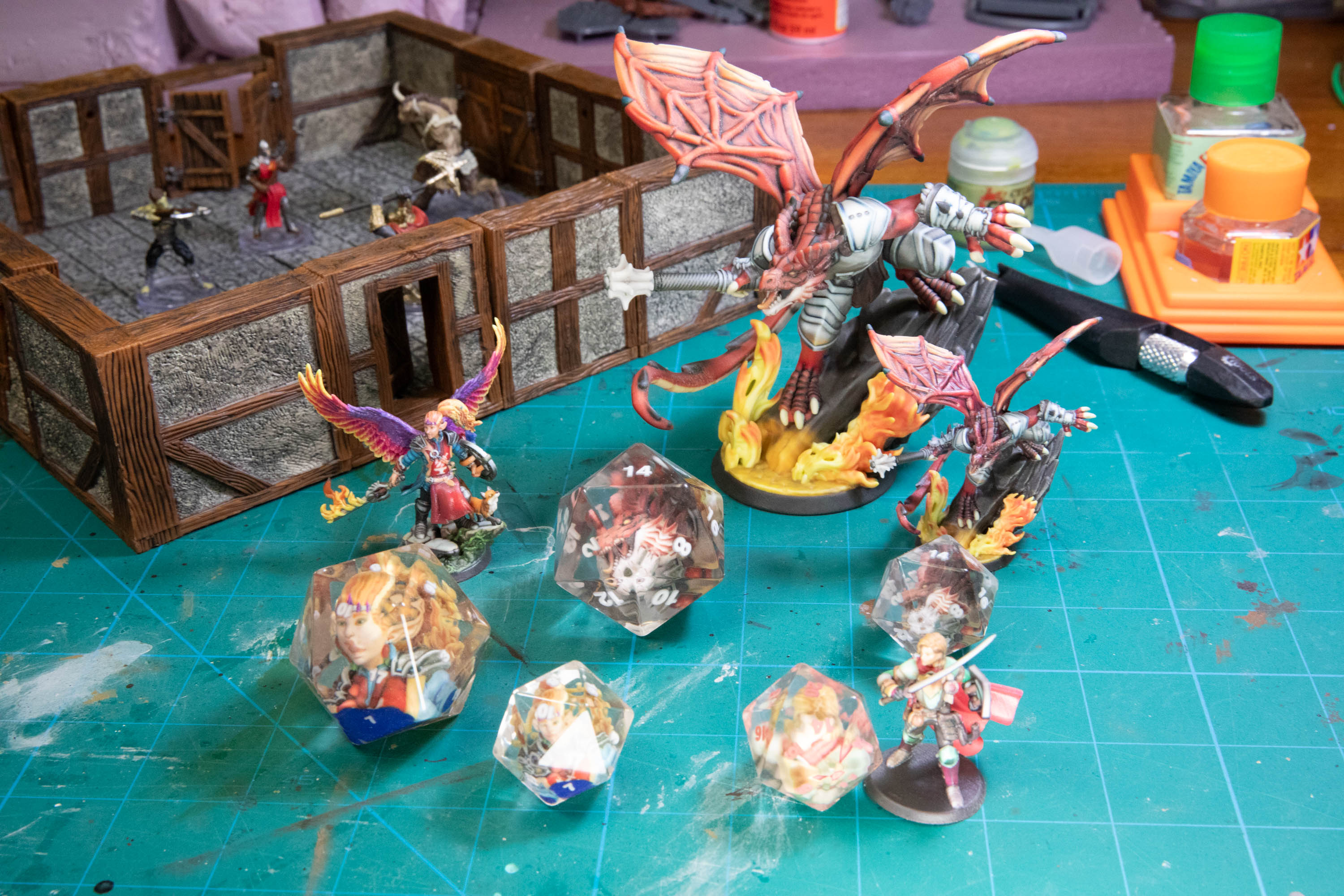 Hero Forge adds custom dice to its line of 3D-printed D&D miniatures