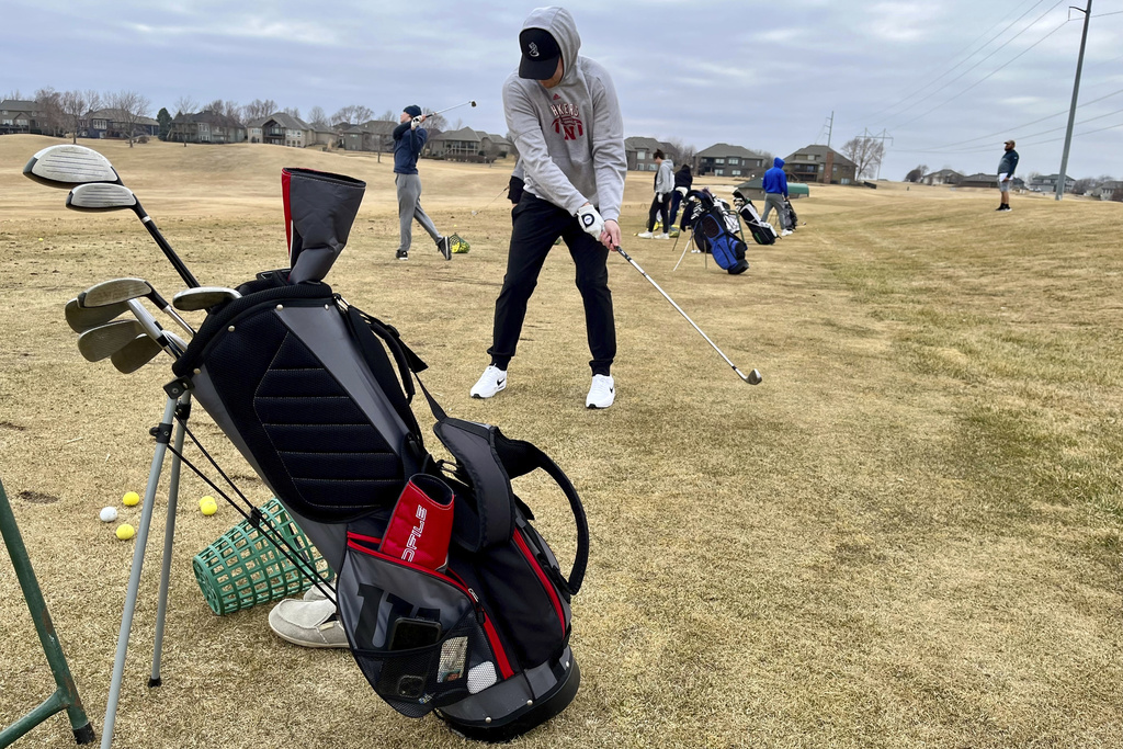 Daylight saving time is coming and the golf industry can't wait