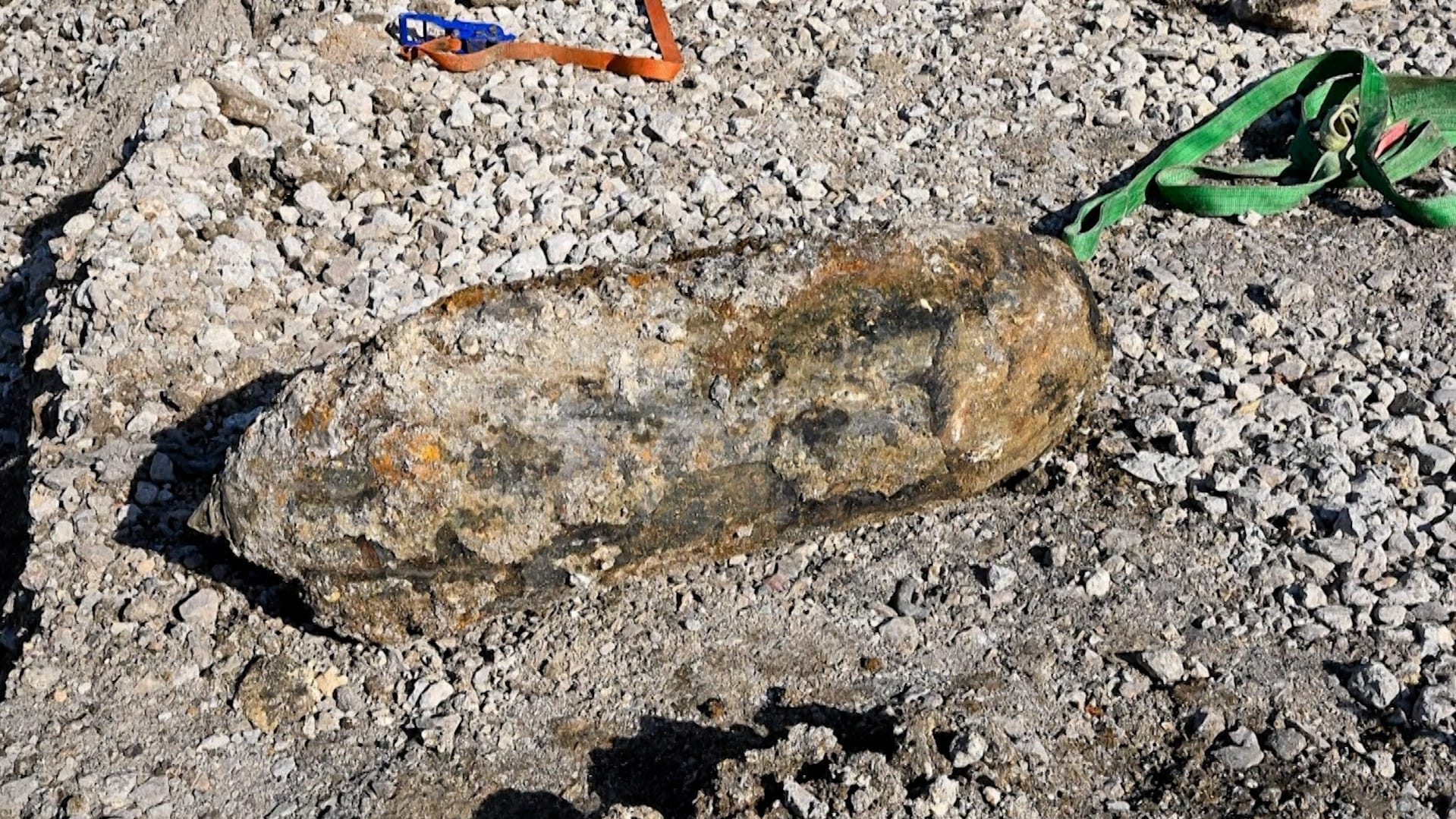 World War II bomb discovered on train tracks in Paris causes ...