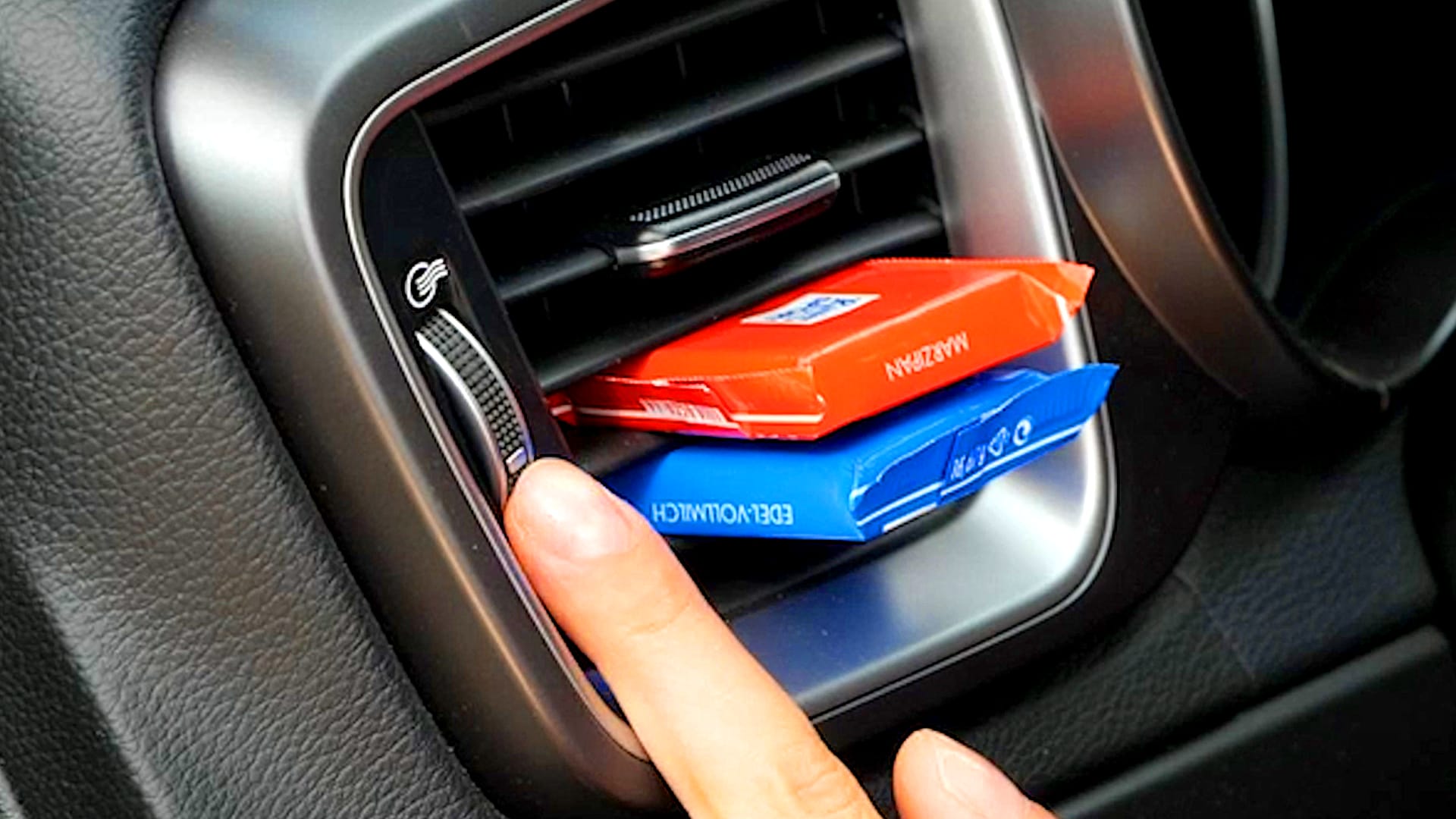 Have a smooth ride with these cool and useful everyday car hacks!