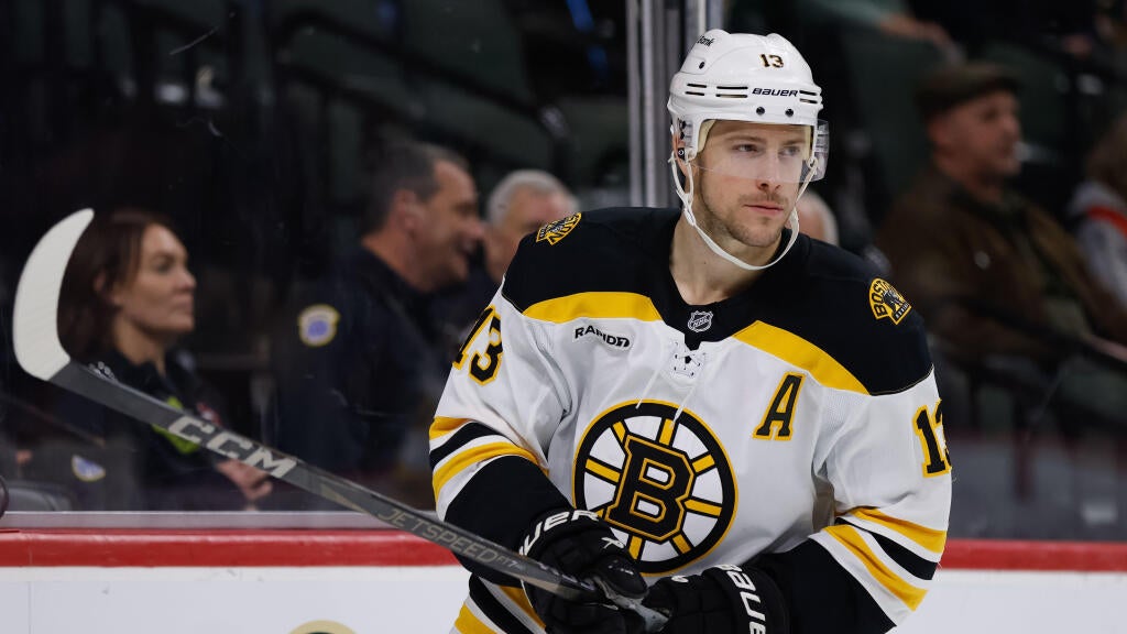 Boston Bruins trade Charlie Coyle to Avalanche