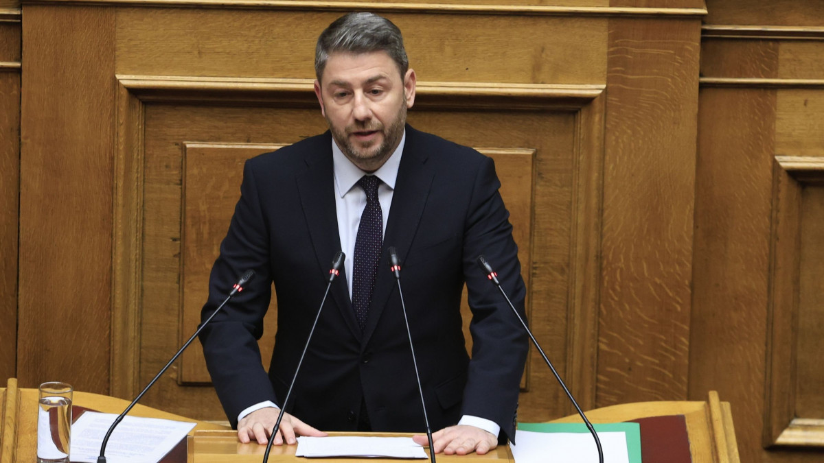Ανδρουλάκης: Ο κ. Μητσοτάκης επιλέγει θεσμικό ακροβατισμό για να βγει ...