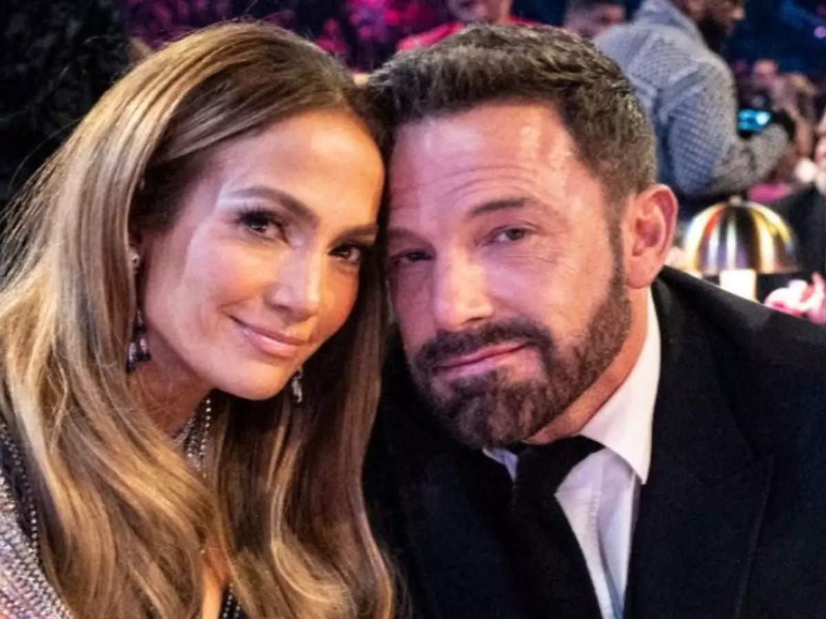 Jennifer Lopez shares photo from Office Romance set amid reports of ex ...